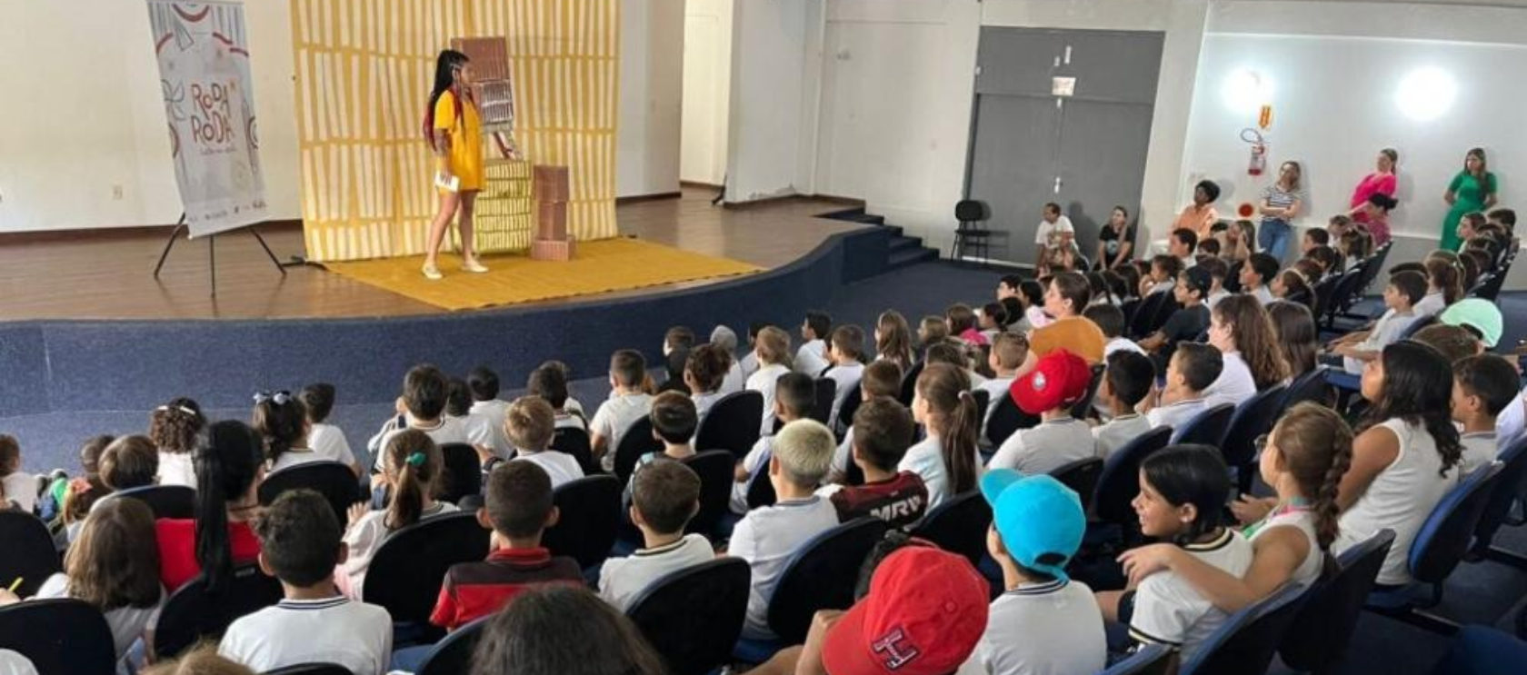 Conheça o projeto ”Roda-Roda: Teatro na Escola”, peça que inspira ...